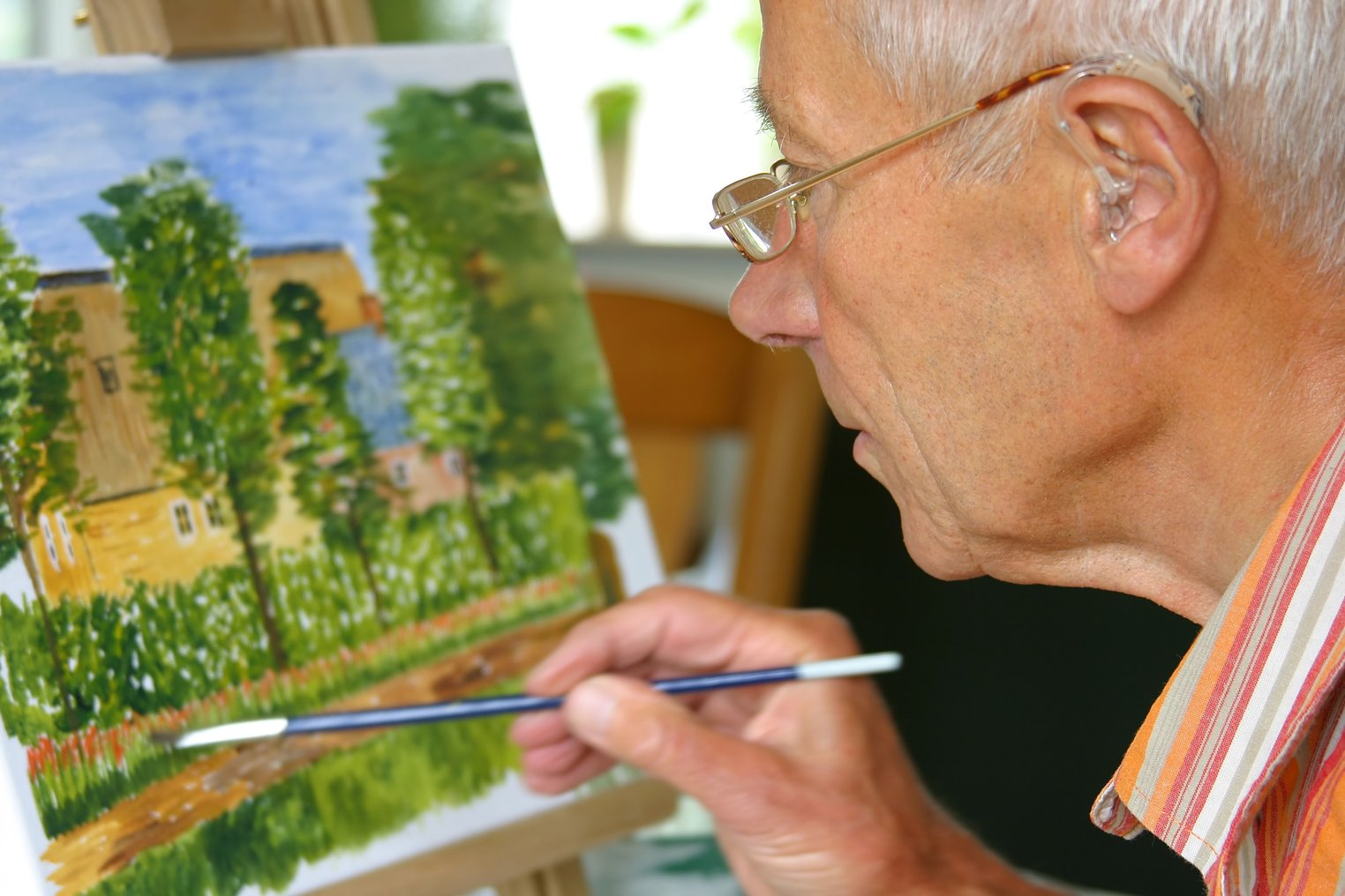 Best Indoor Hobbies for Seniors That Benefit Both the Body & Mind