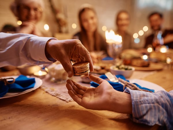 Holiday Conversation Starters for Older Adults & their Families